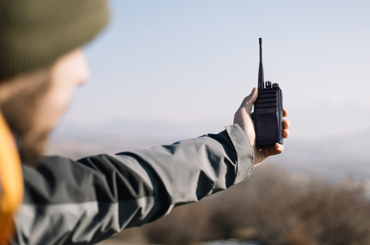 How to Use Two-Way Radios for Communication | PlantTours
